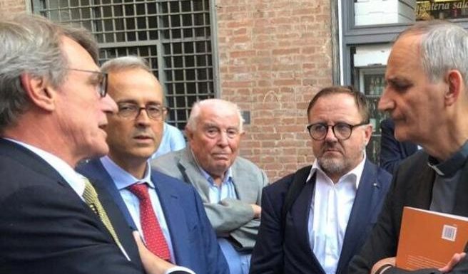 Sassoli: sarà il cardinale Zuppi, amico di gioventù, a celebrare i funerali Sassoli: sarà il cardinale Zuppi, amico di gioventù, a celebrare i funerali
