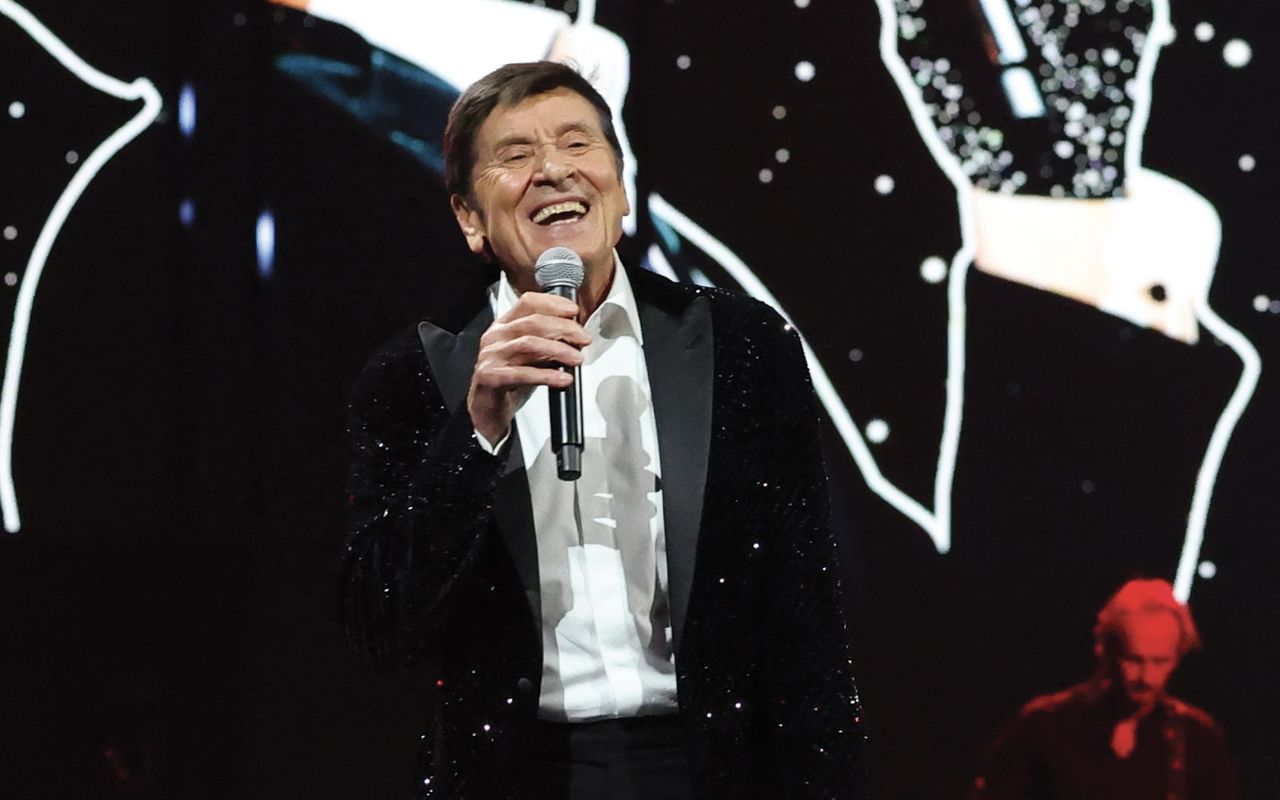 “evviva ” Alle 21 30 Su Rai 1 Gianni Morandi Ripercorre La Storia Dei